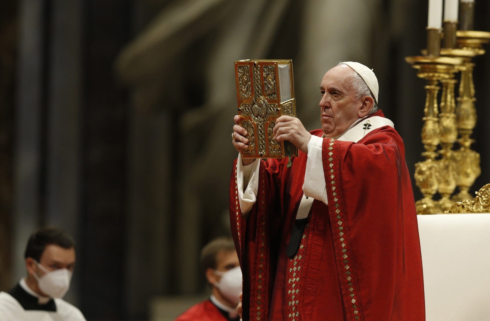 Say 'yes' to the Holy Spirit, 'no' to divisive ideologies, pope says ...
