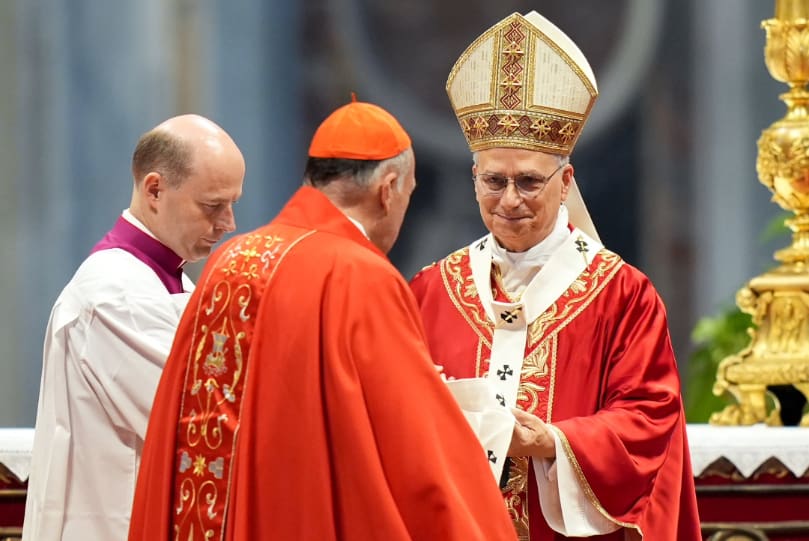 Archbishops must promote unity, seek new ways to share Gospel, pope ...